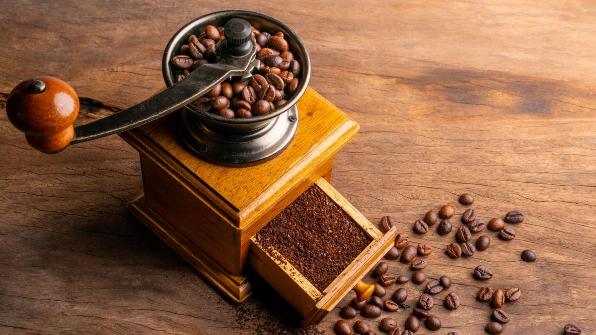 Tips to Grind Your Herbs Perfectly Using a Coffee Grinder – Mamba Grinders™