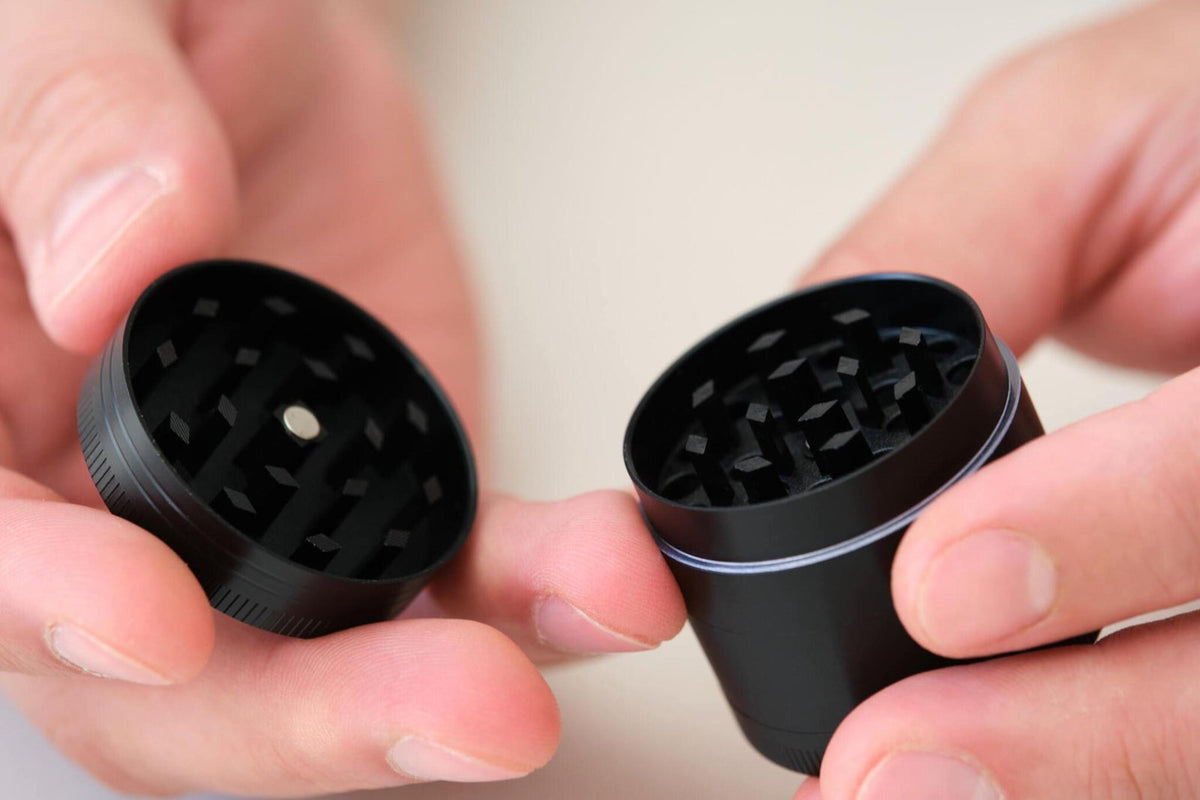 Herb Grinder Cleaning Hacks: A Comprehensive Guide – Mamba Grinders™